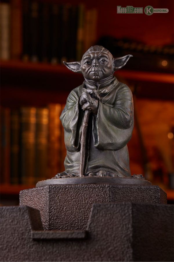 yoda statue